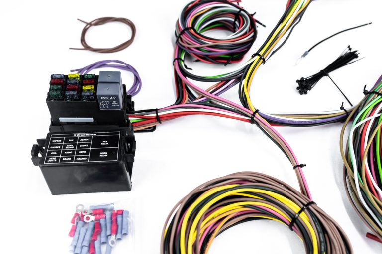 12 Circuit Wiring Harness Kit, Mini Fuse Box, Suit Chev Ford GM Hot Rod ...